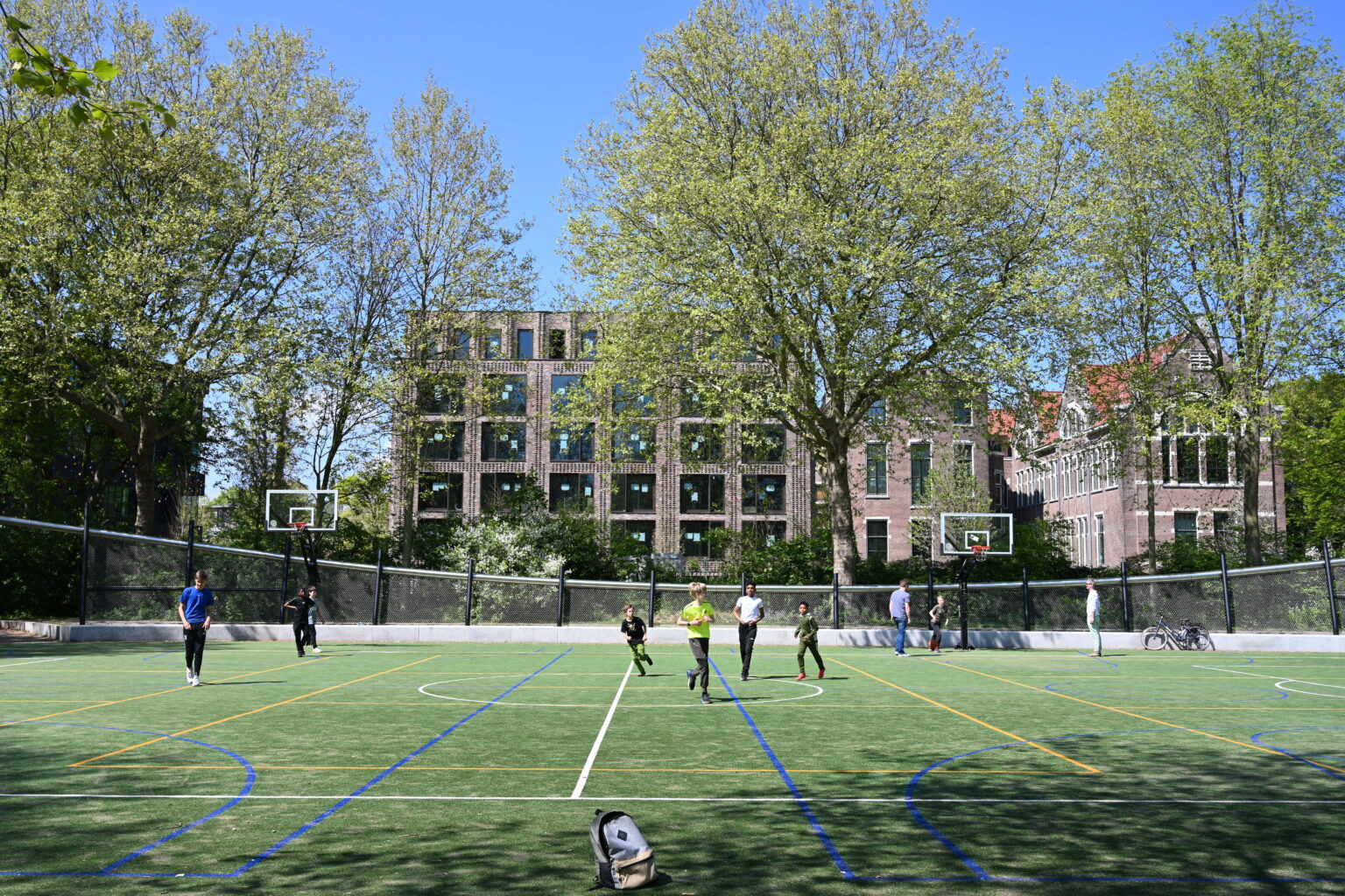 Multifunctioneel sportveld Oosterpark - Sant en Co